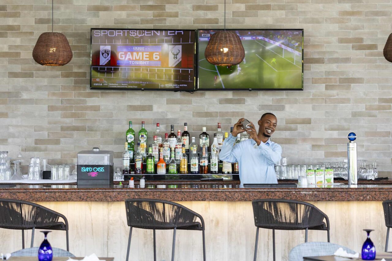 Dining & Bars | Sonesta Resorts Sint Maarten